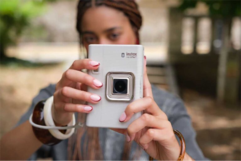 Fujifilm lança Instax mini LiPlay+ com áudio e selfies